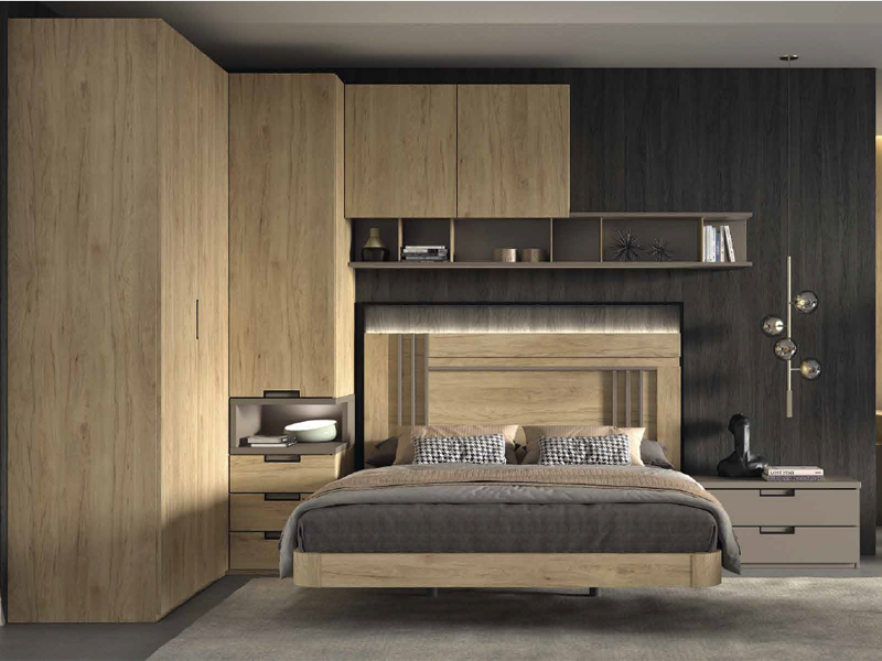 DORMITORIO MATRIMONIO : ARMARIO RINCONERO CON ALTILLO Y CAMA
